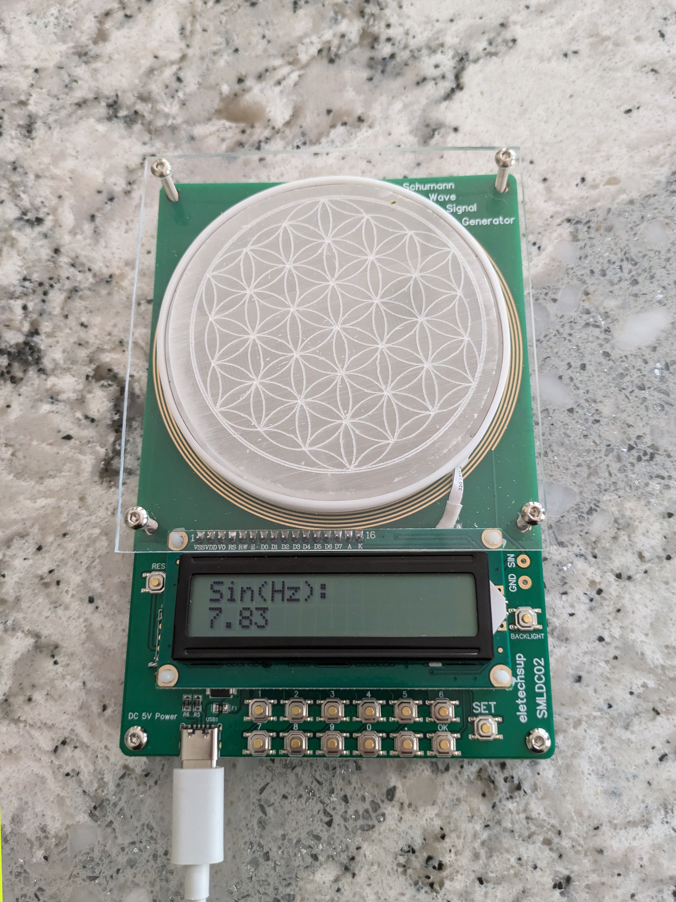 Programmable Schumann Resonance Generator With Selenite, Laser-engraved ...