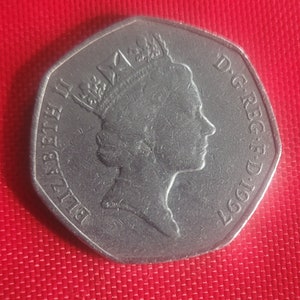 Rare Collectable 50p Coin Britannia Queen Elizabeth II London UK Money ...