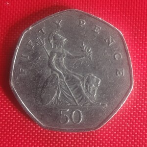 Rare Collectable 50p Coin Britannia Queen Elizabeth II London UK Money ...