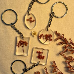 Borderless Dried Flower Resin Keychains - Etsy