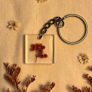 Borderless Dried Flower Resin Keychains - Etsy