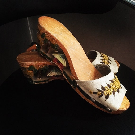 1960's Carved and embroidered clogs - Gem
