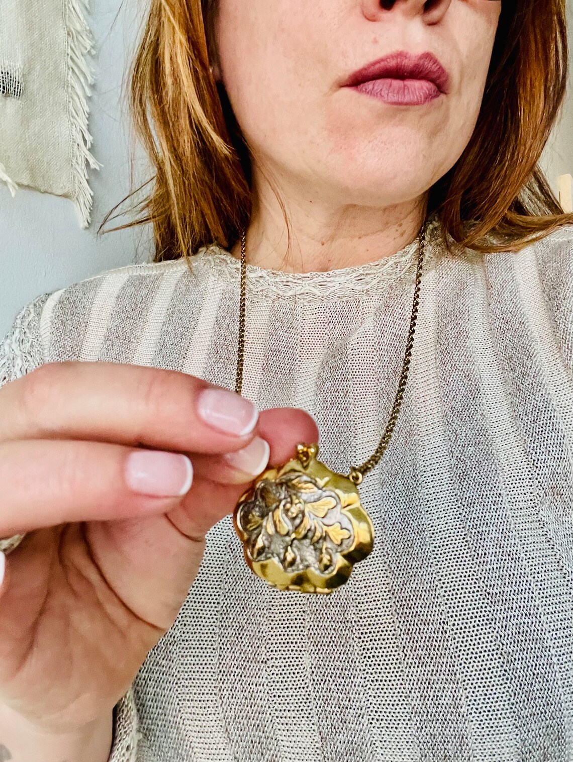 1928 Flapper/deco-style Golden Locket on Long Chain - Etsy