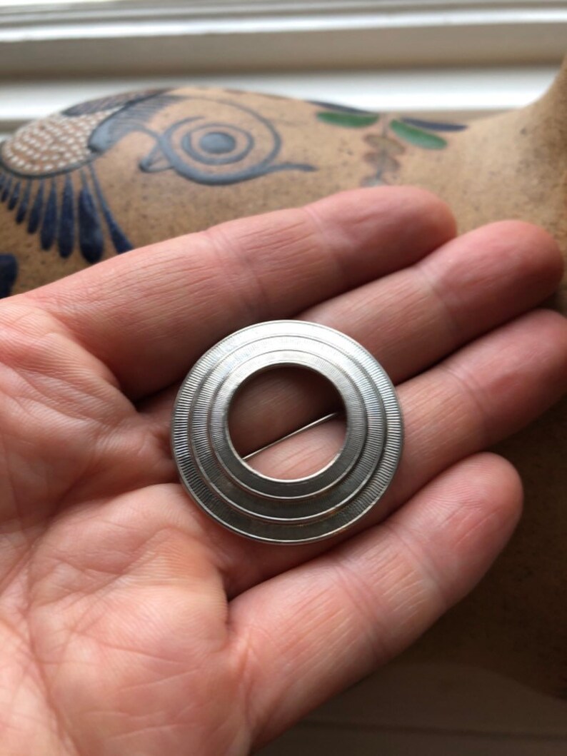 Simple and Sweet 1960's Circular Brooch - Etsy