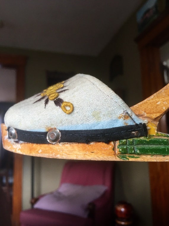 1960's Carved and embroidered clogs - Gem