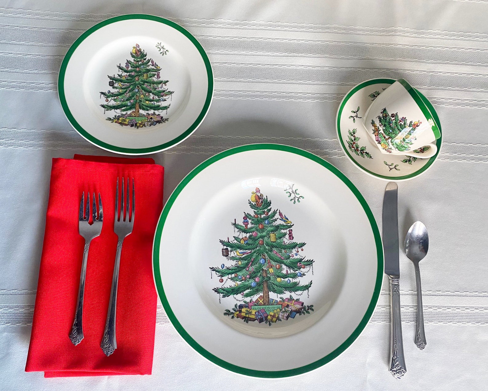 Spode Christmas Tree Dinnerware, Vintage Earthenware Four-piece Set ...