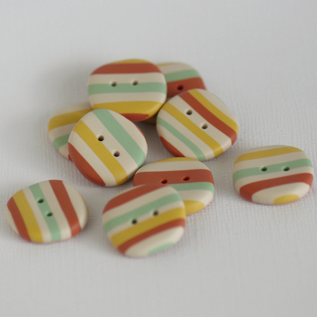 21 Mm 9 Pcs. Irregular Shaped, Rounded Corners Sewing Buttons With ...