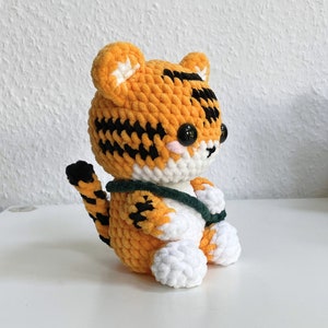Baby Tiger Crochet Pattern | Safari Tiger | Cute Tiger With Safari Hat ...