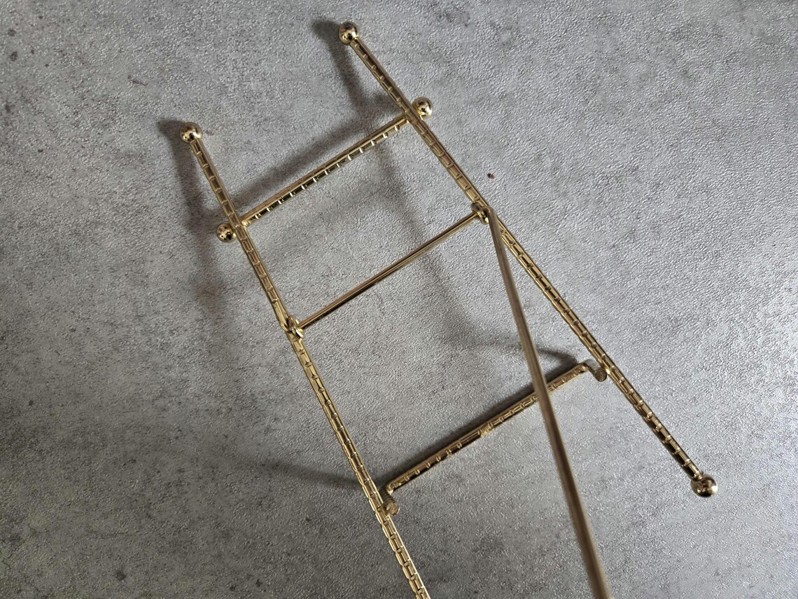 Small Metal Easel - Vintage Gold Table Stand for Photos, Pictures ...