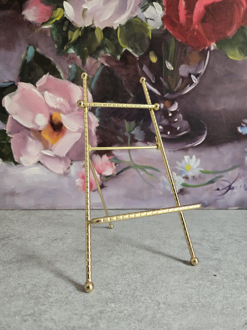 Small Metal Easel - Vintage Gold Table Stand for Photos, Pictures ...