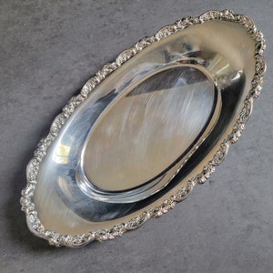 Vintage Silver Plated Bread Platter Oneida Du Maurier Roll Oval Silver ...