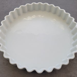 Tradition France Round Pie Pan - White Ceramic Round Baking Dish, Large ...
