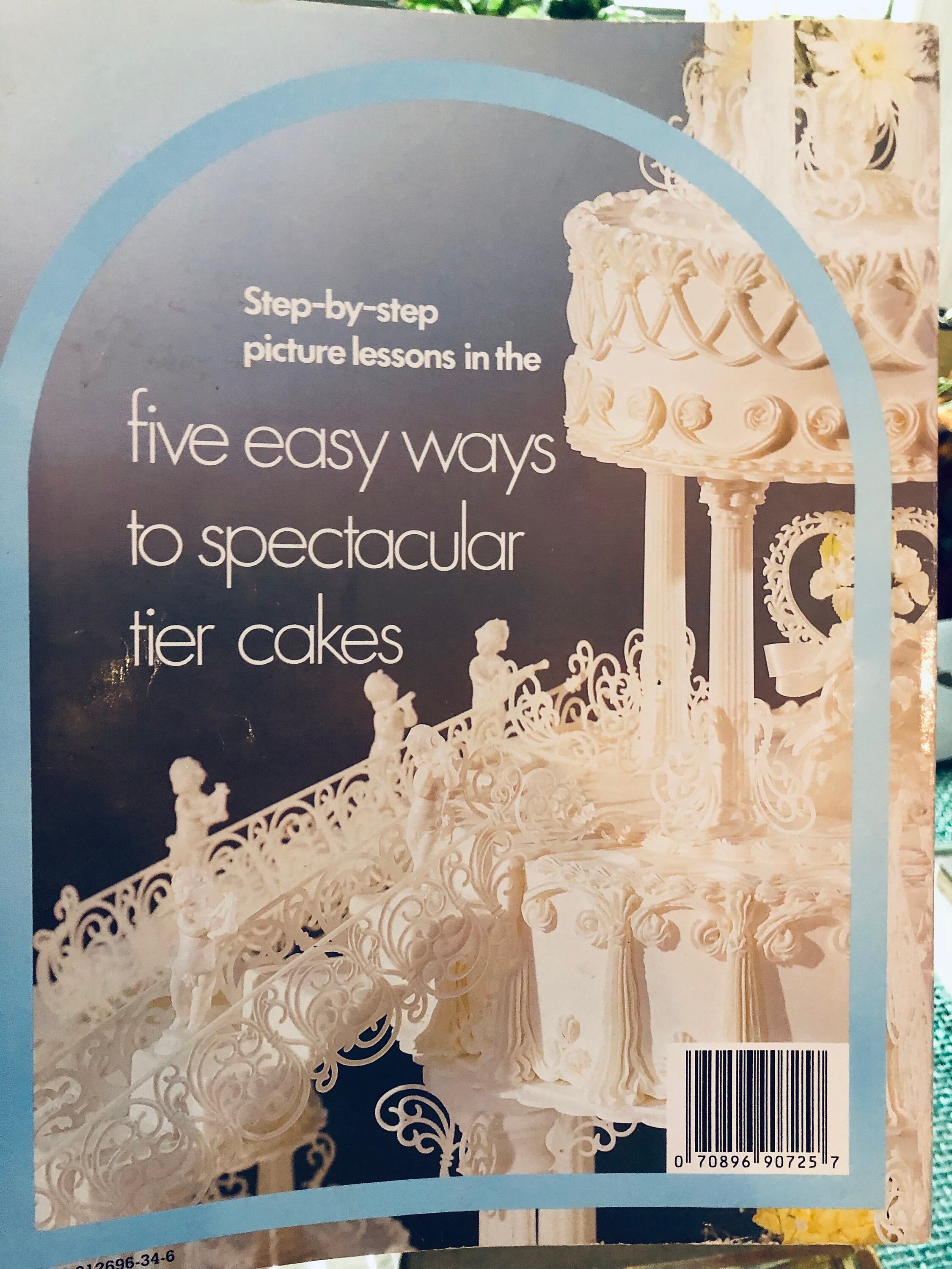 Tier Cakes Cookbook....wilton Shows You How to Create Dramatic Tier ...