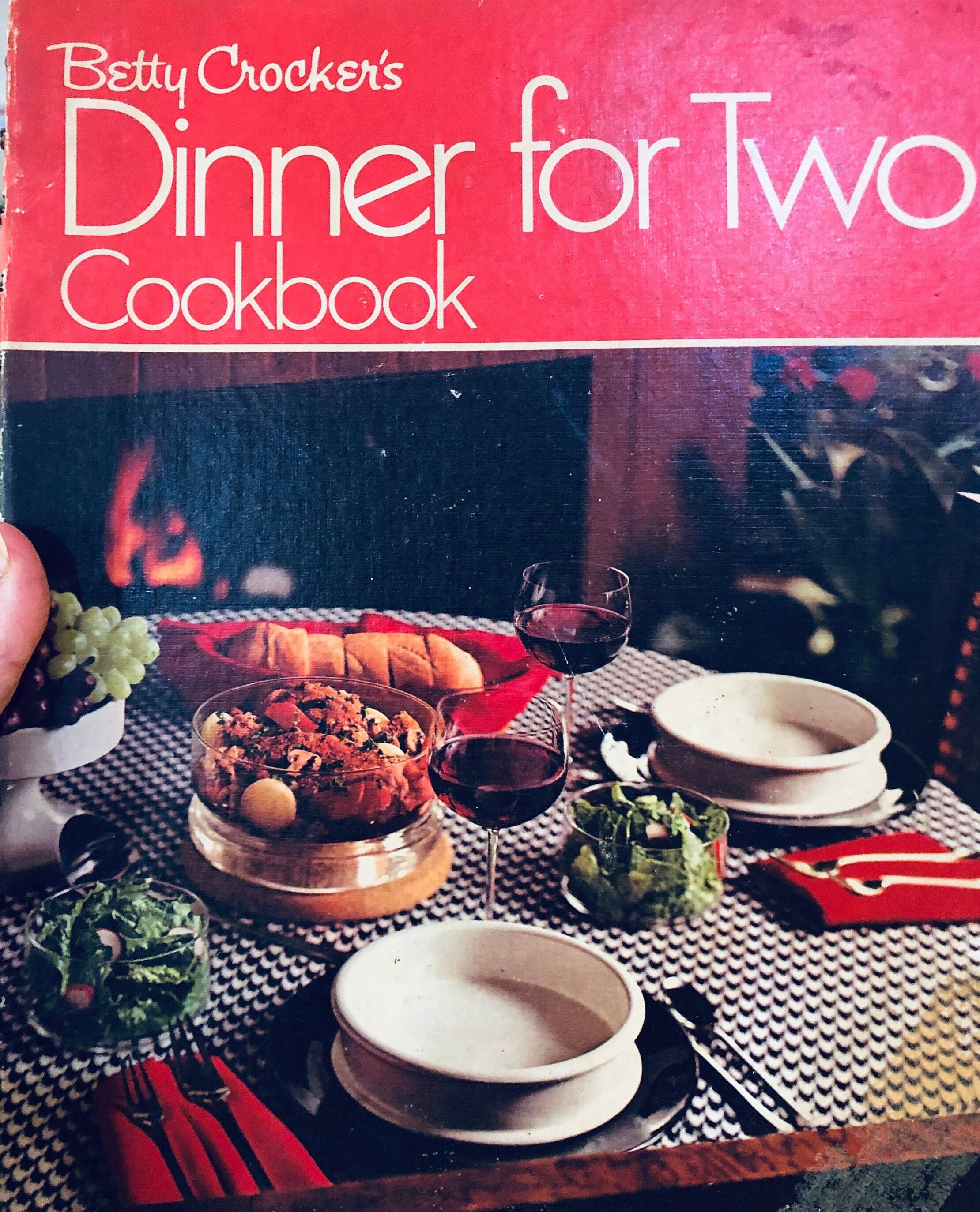 Betty Crocker's dinner for Two Cookbook ....vintage Cookbook....1974 ...