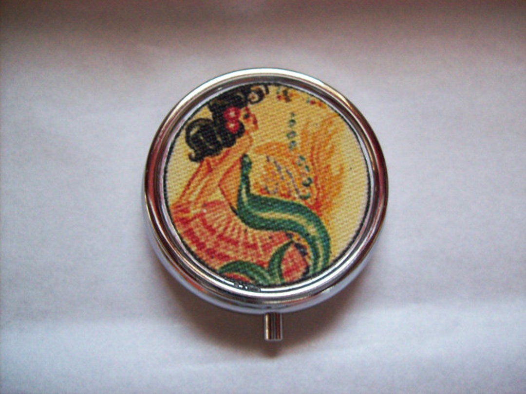 Mermaid Pill Box Retro 1950s Vintage Pin up Girl Rockabilly Pill Case ...