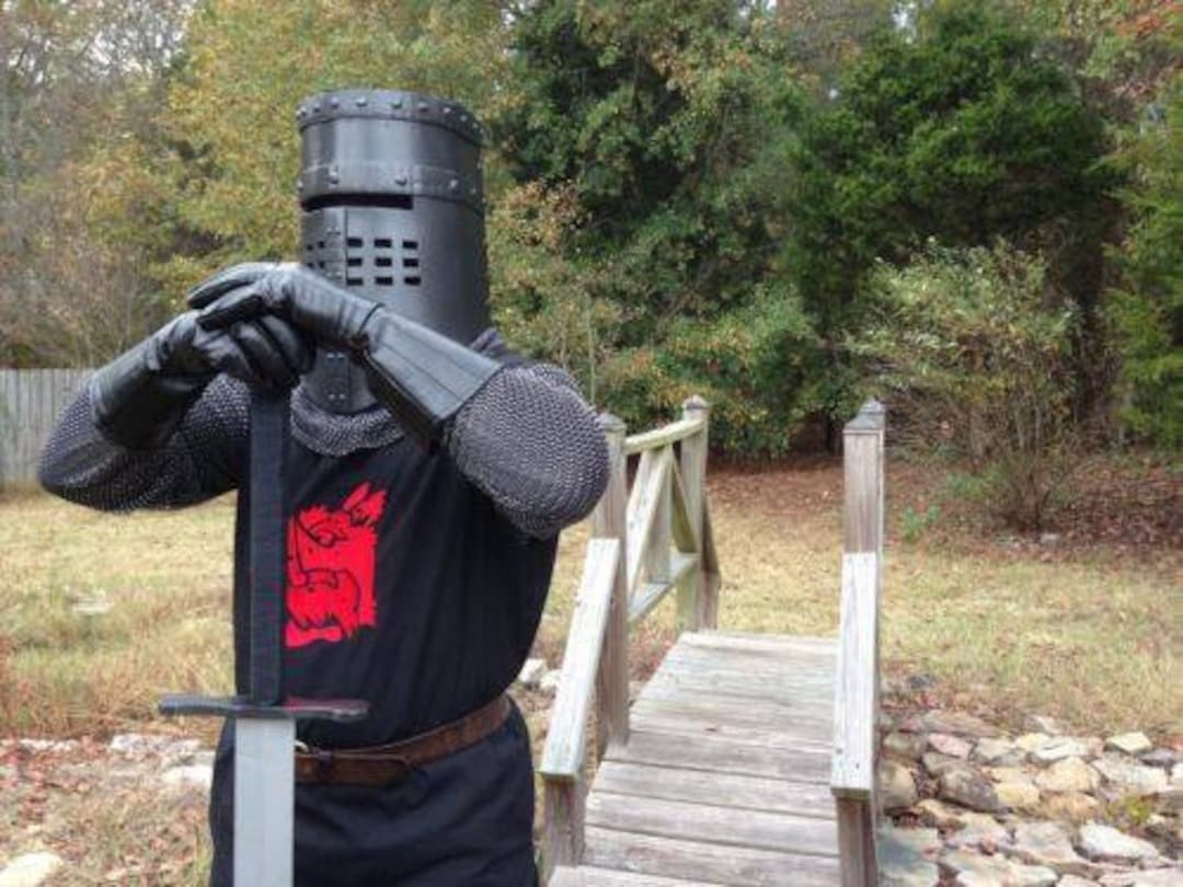 Black Knight Medieval Surcoat With Embroidered Red Boars Head ...