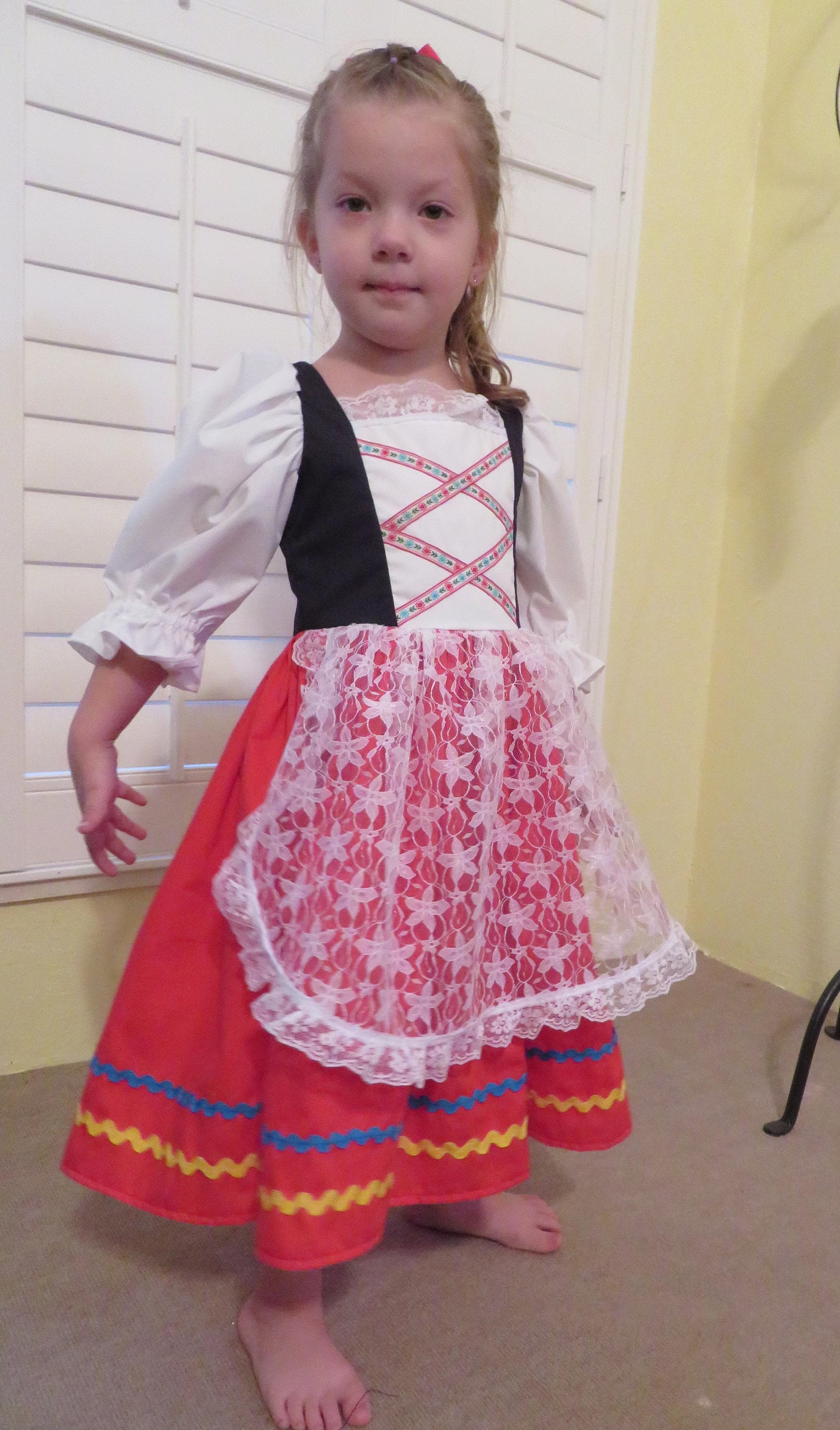 Girls Italian Traditional Folk Dress, Italy, International, Tarantella ...