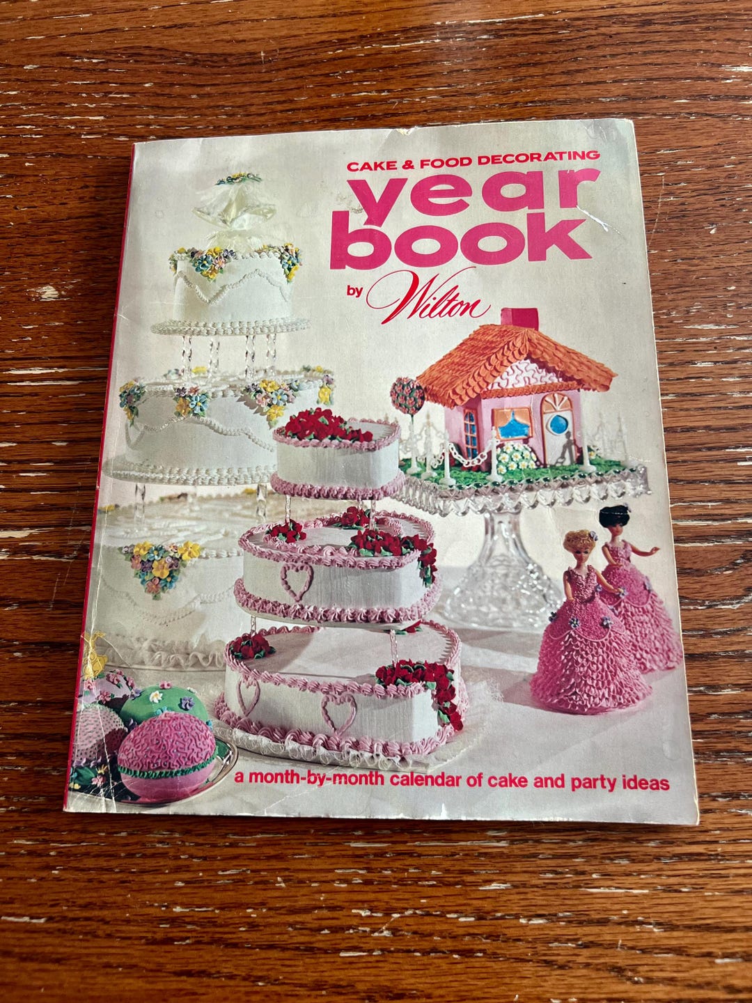 Wilton Cake Decorating Yearbook - Etsy