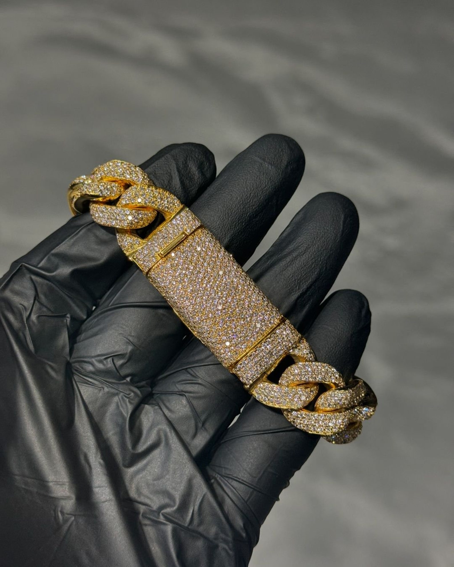 18mm Ice Out VVS Diamond Cuban Link Bracelet VVS Moissanite Miami Cuban ...