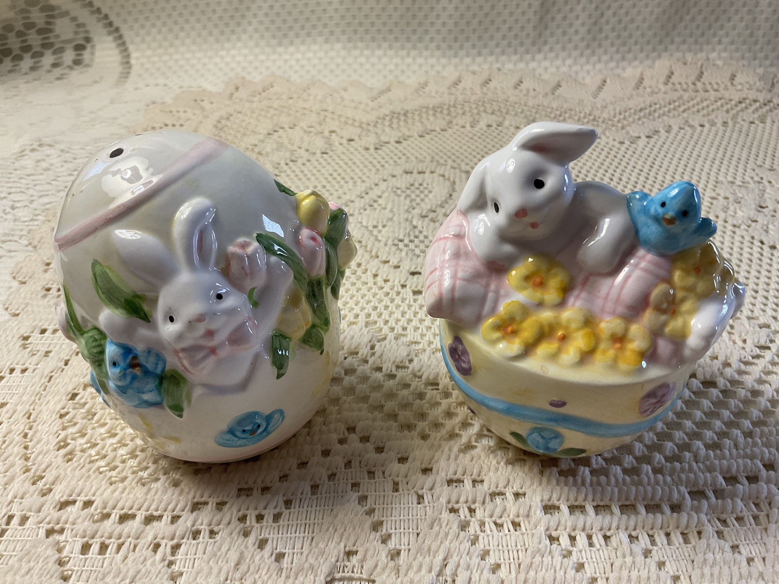 Easter salt and pepper shakers store