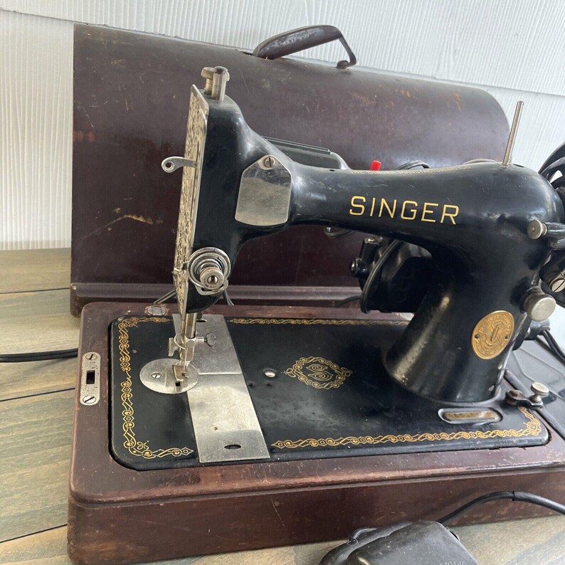 Antique Singer Portable Sewing Machine Model 128 1930s Works Needs Belt ...