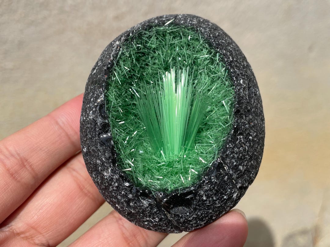 Natural Meteorite Specimen,quartz Crystal,goethite,green Copper Ore ...