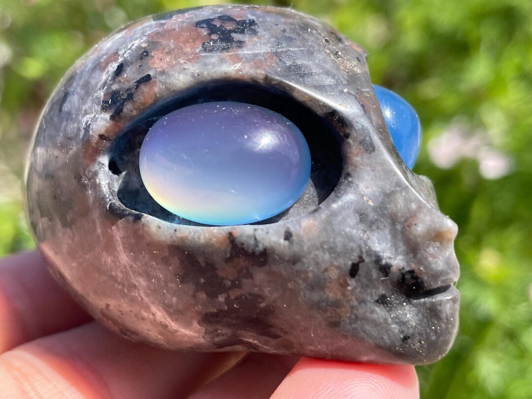 Hand Carved Yooperlite Alien Skull: Crystal Home Decor Gift - Etsy