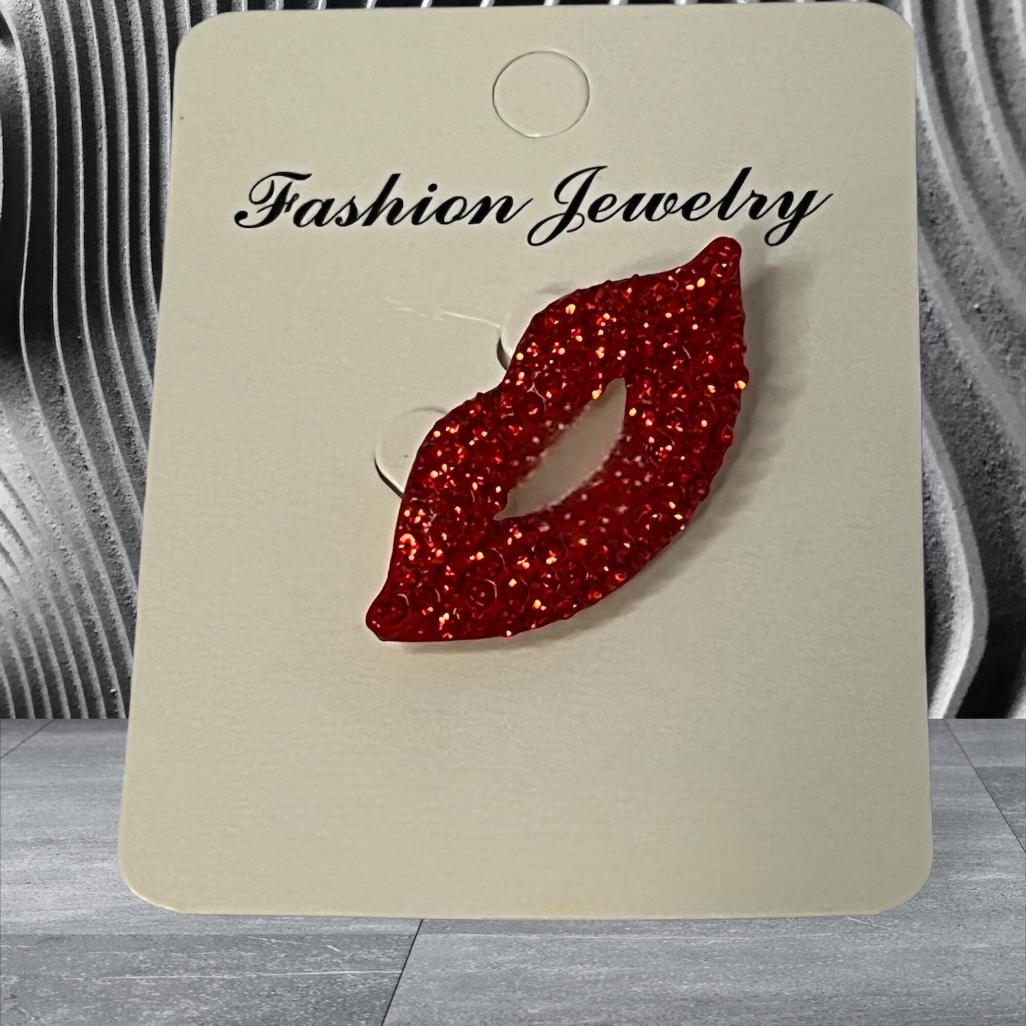 Glamorous Red Lips Brooch Pin Sparkling Rhinestone Design for Stylish ...