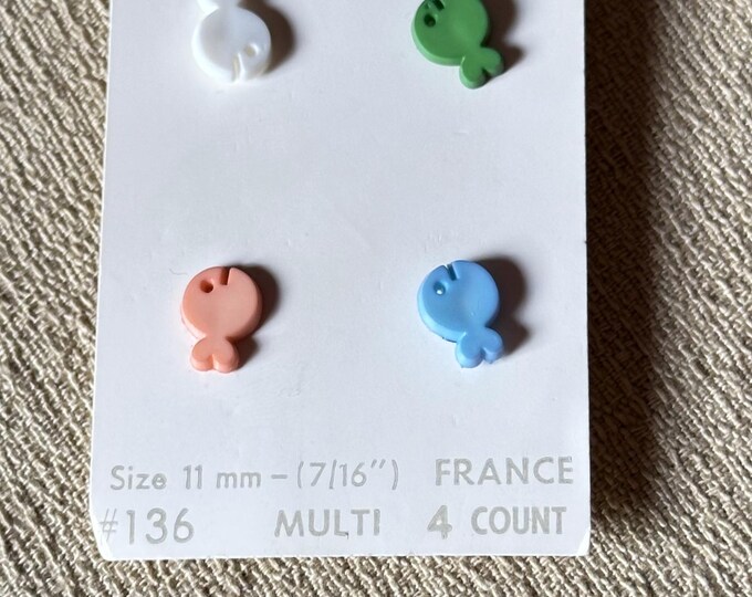 4 Vintage Realistic Plastic Fish Buttons - Etsy