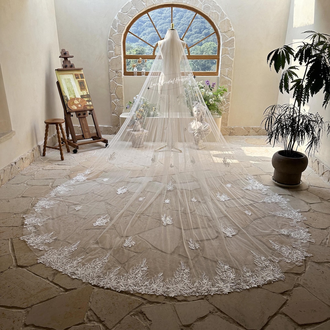 Ocean Theme Wedding Veil. Chic Starfish Seaweed Bridal Veil. Handmade Beach Wedding Veil ...