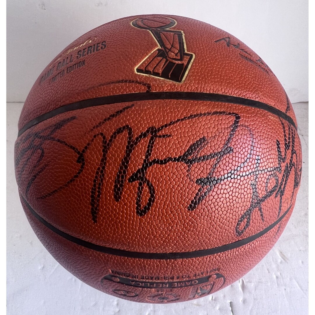 Michael Jordan Kobe Bryant Lebron James NBA Spalding Game Ball Finals ...