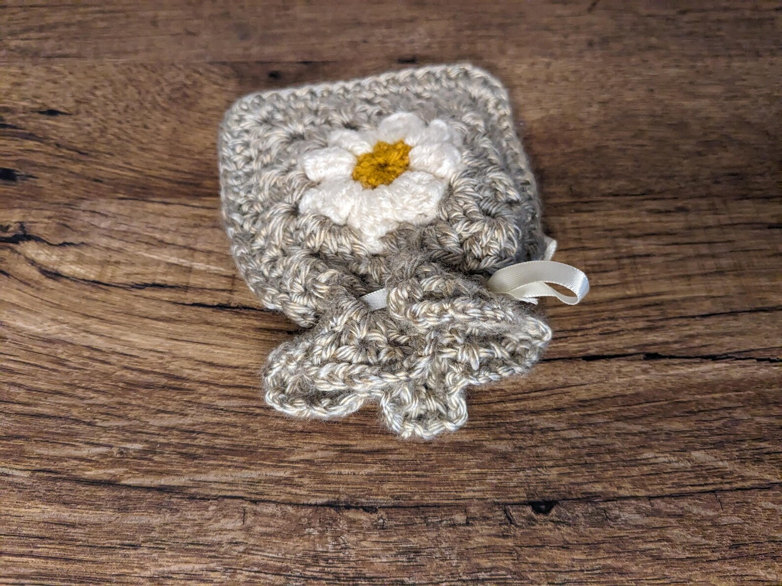 4" Crochet Daisy Granny Square Pouch With Ribbon - Etsy