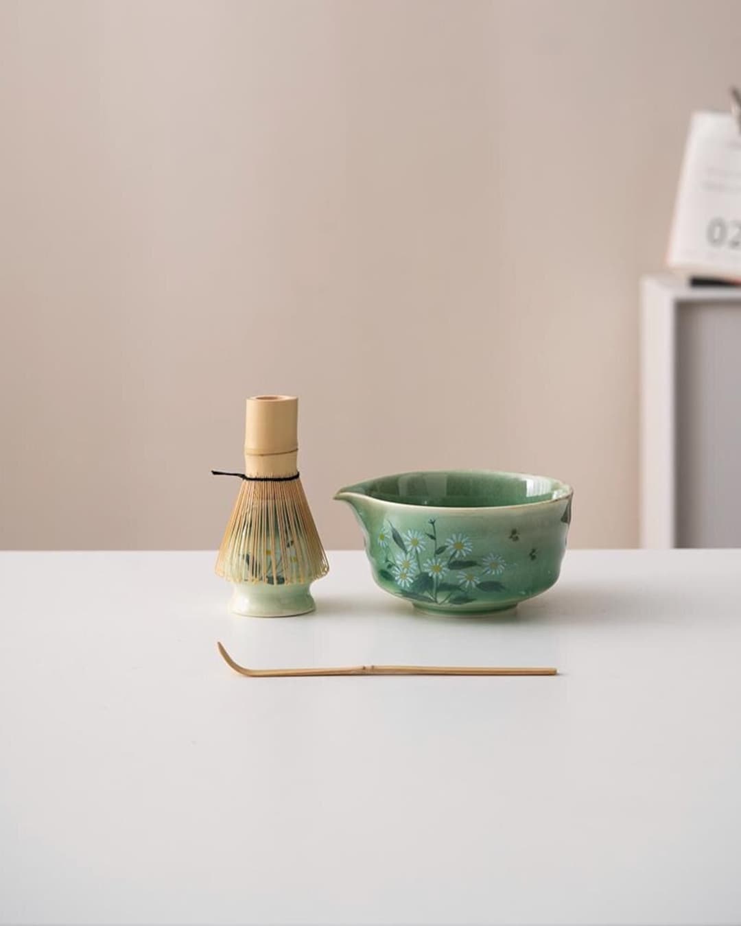 Hand-painted White Daisy Ceramic Matcha Bowl Set With Bamboo Whisk and ...