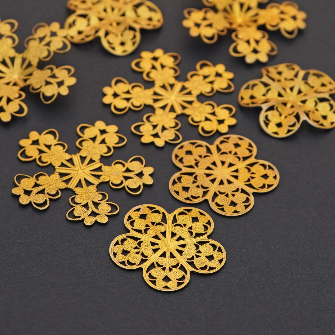 8 Pcs Assorted Filigree Brass Stampings, Flat Metal, Round Flower ...