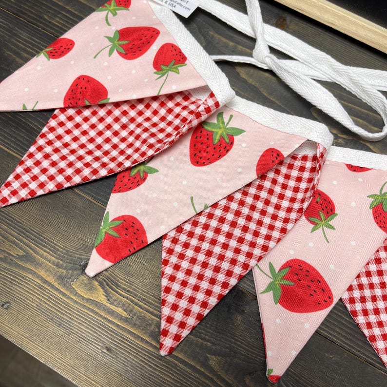 Strawberry Banner, Picnic Party Decor, Handmade Fabric Pennant Bunting ...