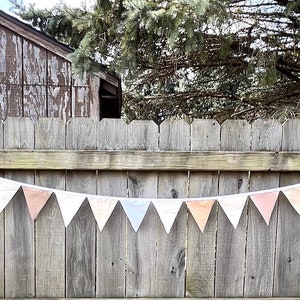 Banderines de banderines neutros, de color liso, blanco, crema, beige ...