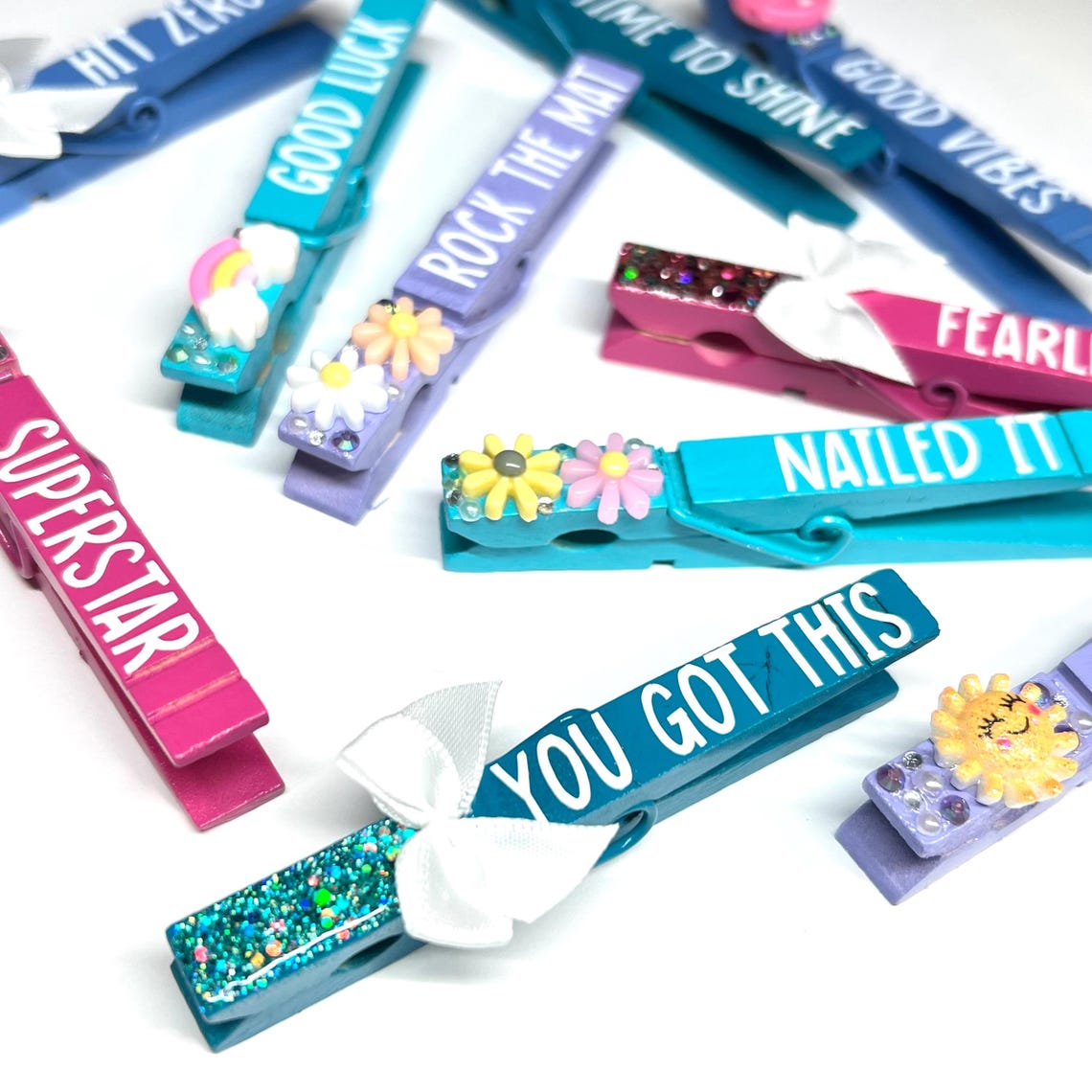 CHEER SPIRIT 10 Cheer Pins, Team Spirit Pins, Good Luck Cheer Pins ...