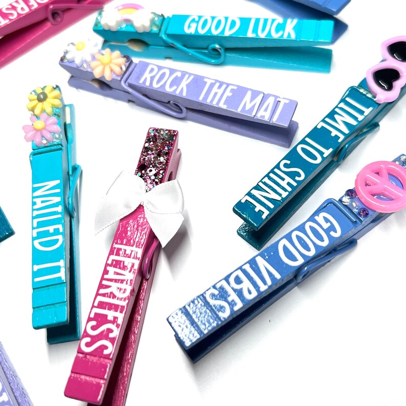 CHEER SPIRIT 10 Cheer Pins, Team Spirit Pins, Good Luck Cheer Pins ...