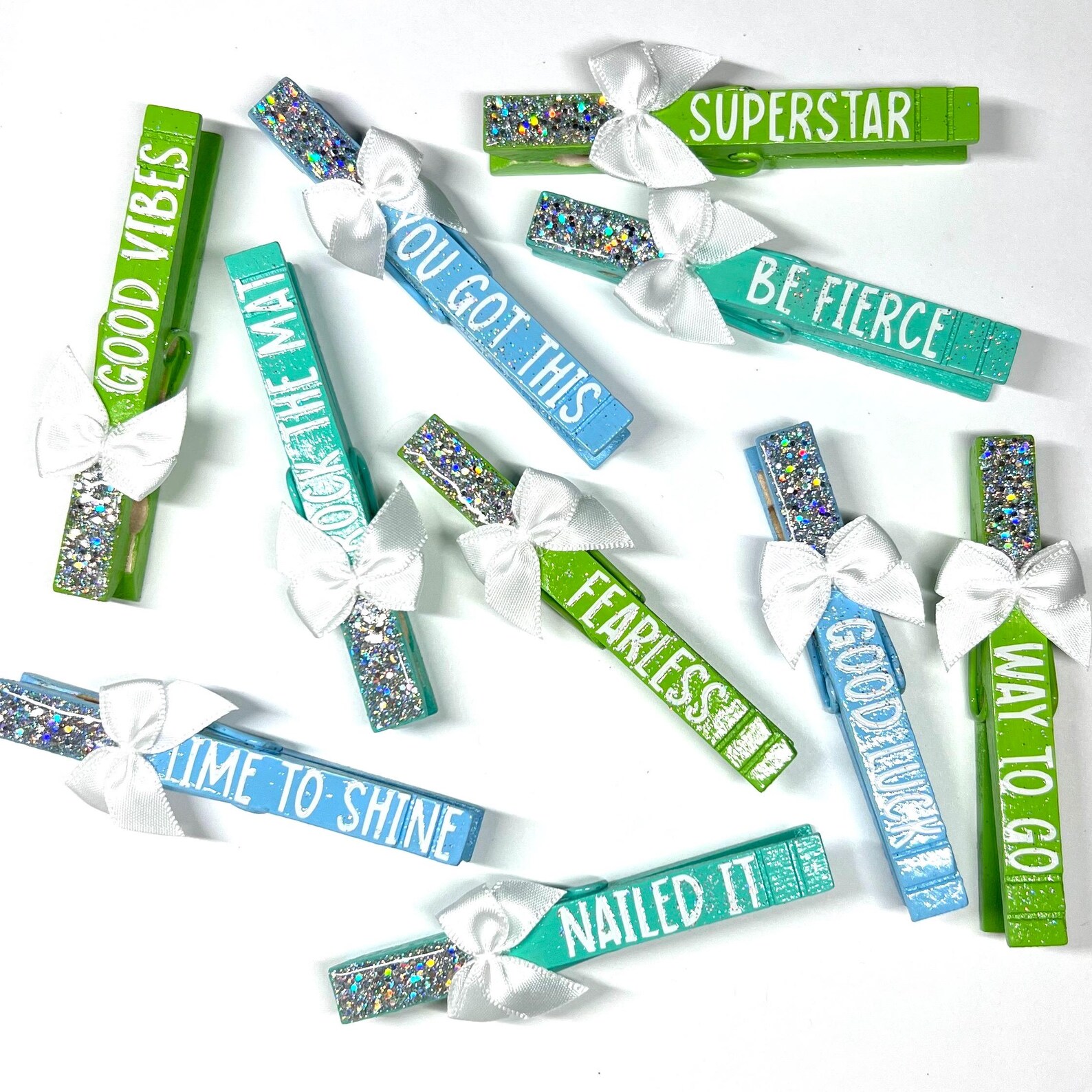 CHEER SPIRIT 10 Glitter Cheer Pins, Team Spirit Pins, Good Luck Cheer ...