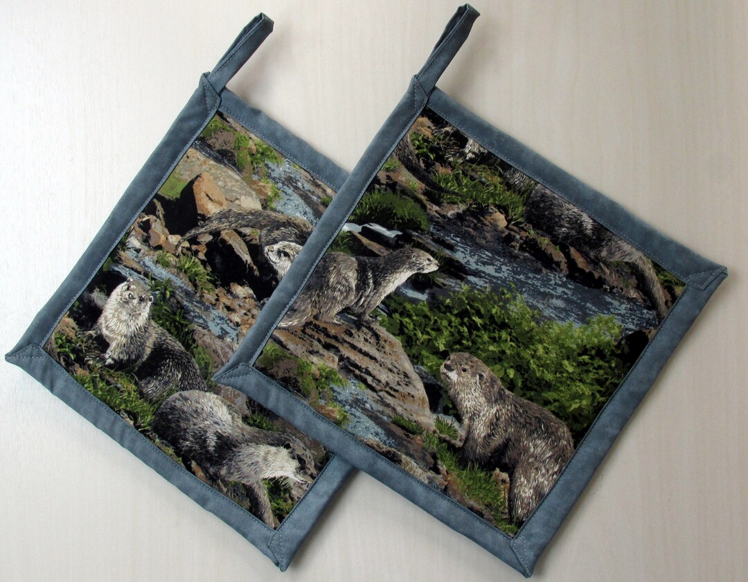 Realistic Otter Potholders, Gray Pot Holder, River Otter Pot Holders ...