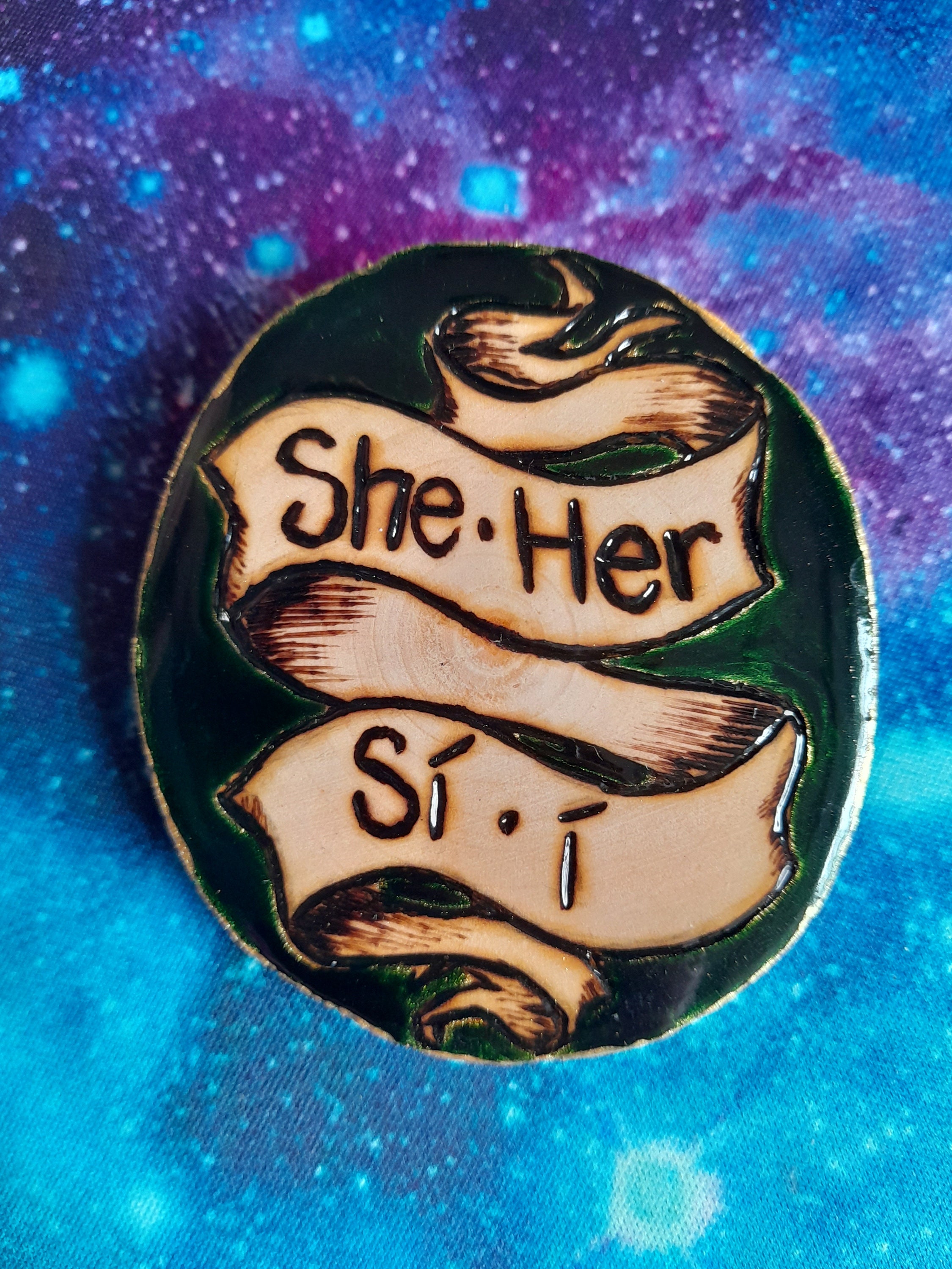 Irish Pronoun Pin: Bilingual Wooden Badge, Emerald Green - Etsy