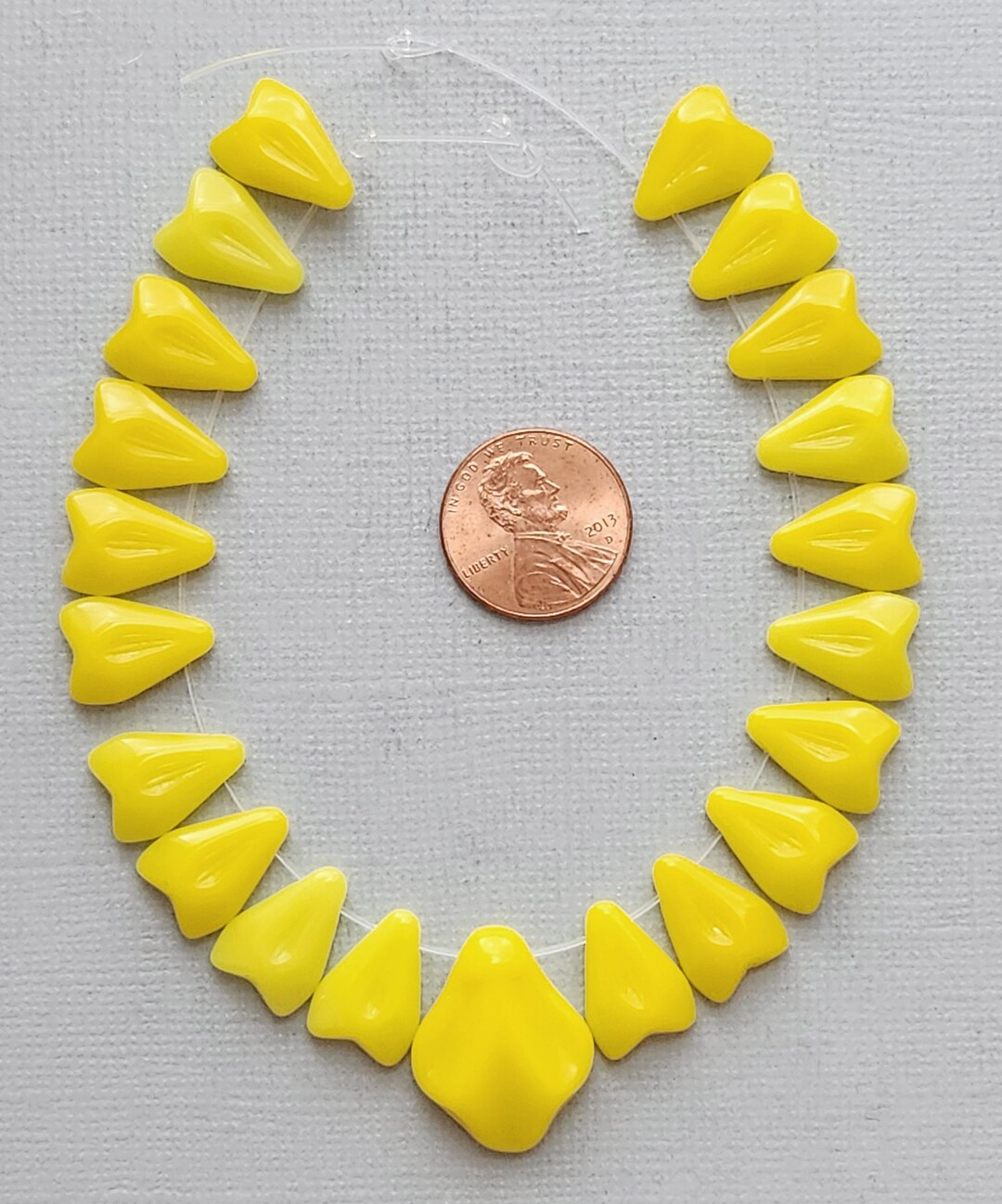 Set of 21 Vintage Opaque Yellow Flower Petal Shape Beads With Focal ...