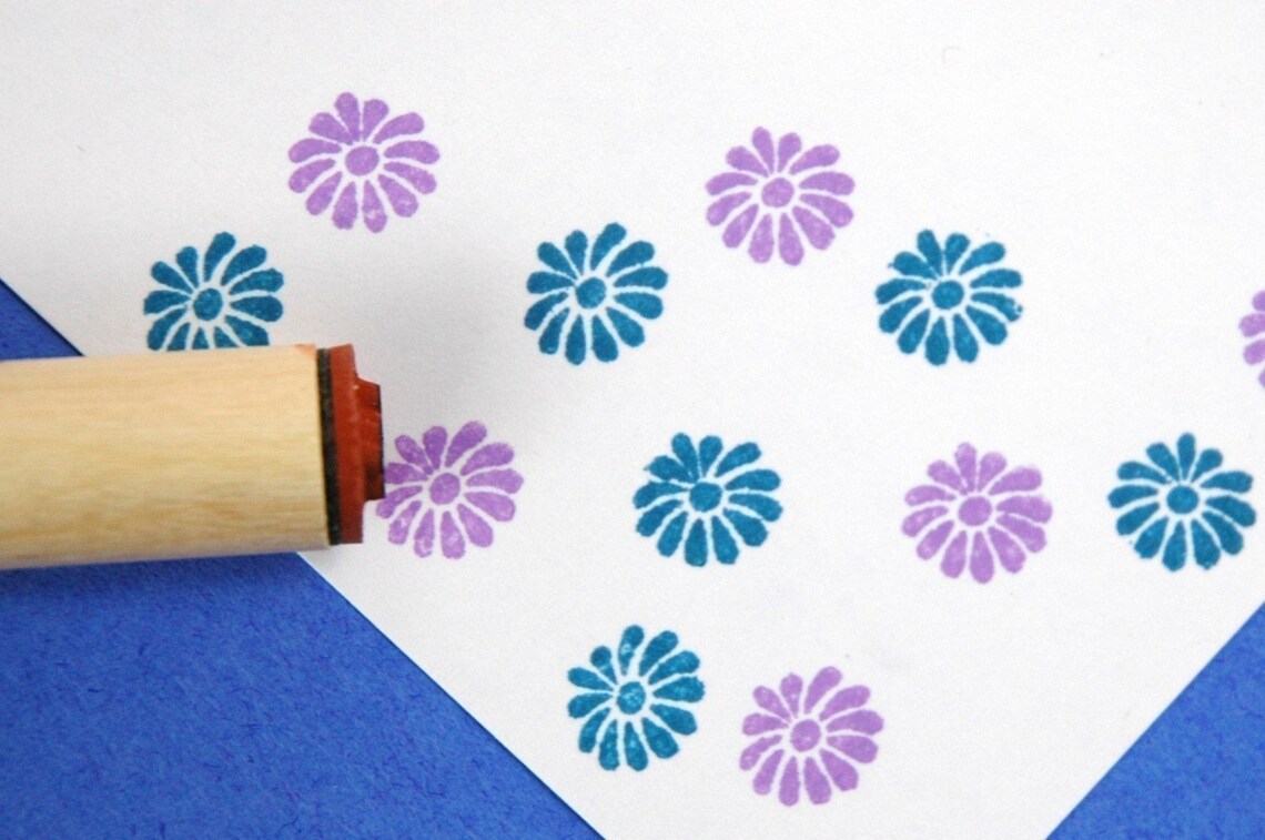 Cute Daisy Stamp - Etsy