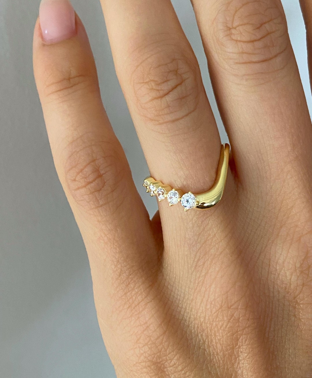 Curved Band Ring Wedding Band Wave Ring Round Stone Gold Silver Ring ...