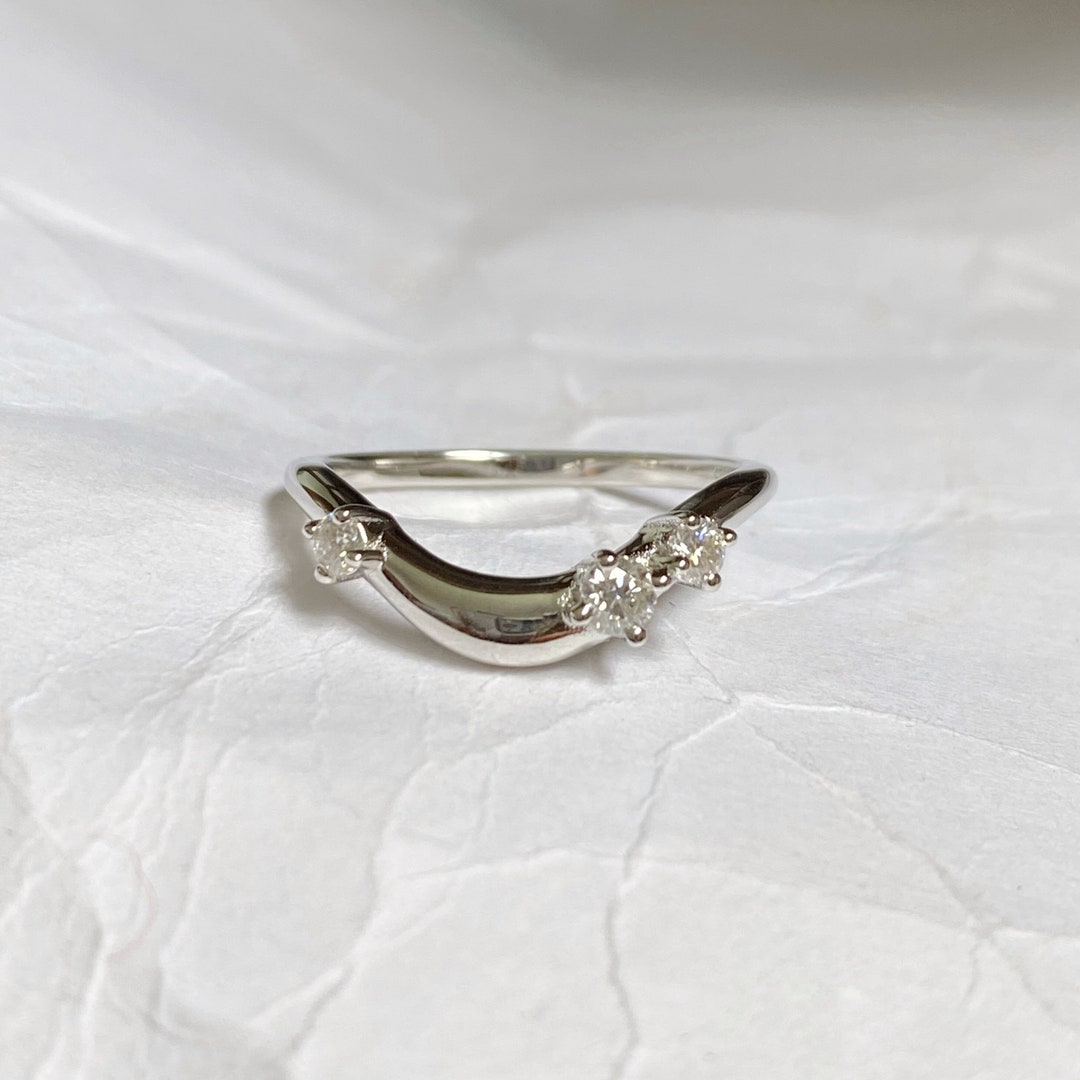 Curved Band Ring Wedding Band Wave Ring Round Stone Gold Silver Ring ...