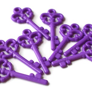 8 Purple Key Skeleton Key Charm Purple Pendant Acrylic Key Plastic Key ...