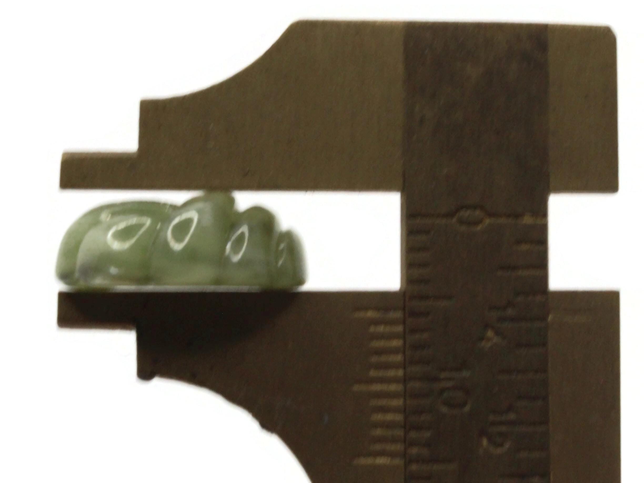 8 15mm Round Swirling Green Flatback Cabochons With Grooved Pattern ...