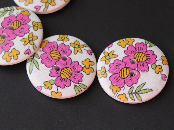 8 30mm Buttons Pink Flower Buttons Big White Buttons Two Hole - Etsy