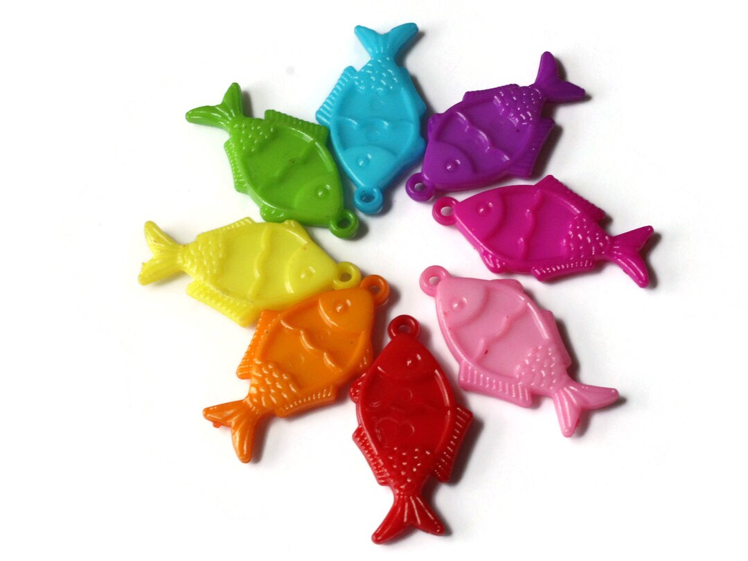 8 Fish Charms Mixed Color Ocean Animal Beads Large Plastic Charms ...