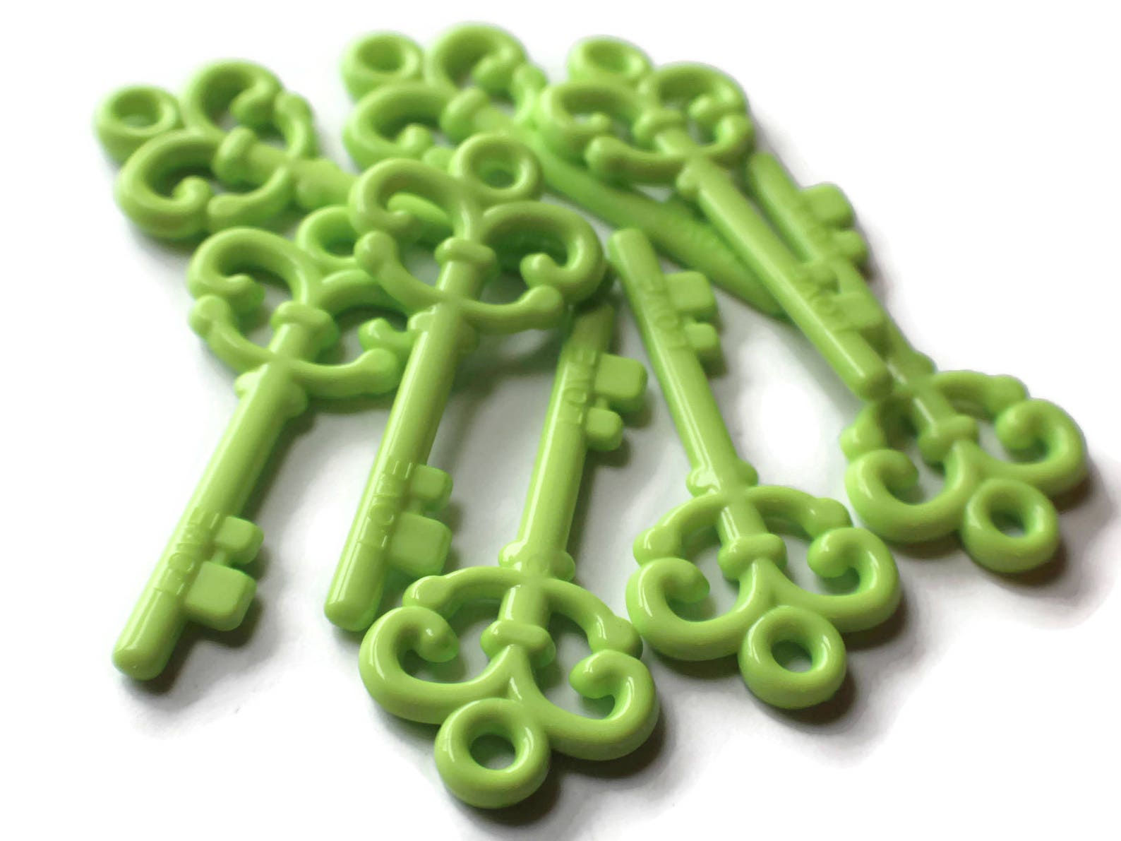 8 Lime Green Skeleton Key Charms Green Key Pendant Acrylic Keys Plastic ...